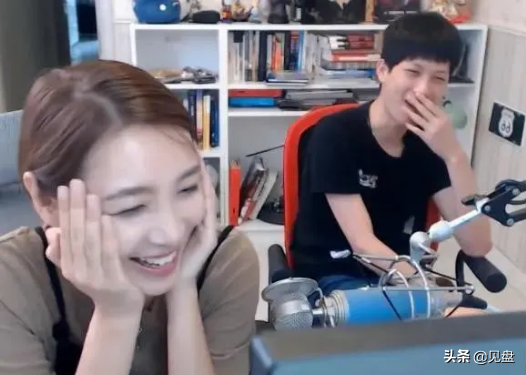 YJJ和女流66差几岁（盘点YJJ和女流的恋爱细节）_娱乐_天鹮网